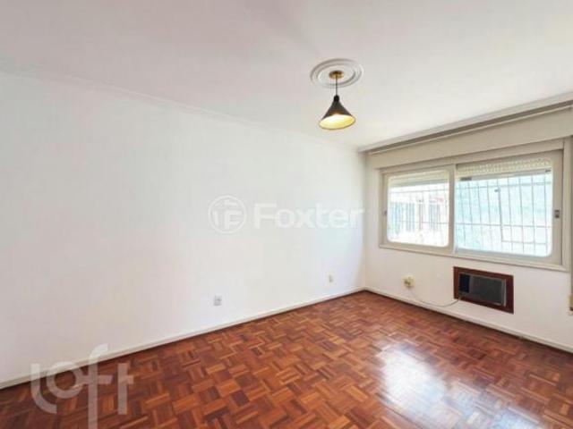 Apartamento, 2 dormitórios, 63.42 m², em Menino Deus