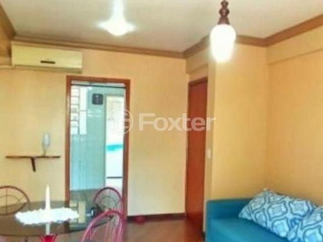 Apartamento, 2 dormitórios, 63.4 m², em Centro