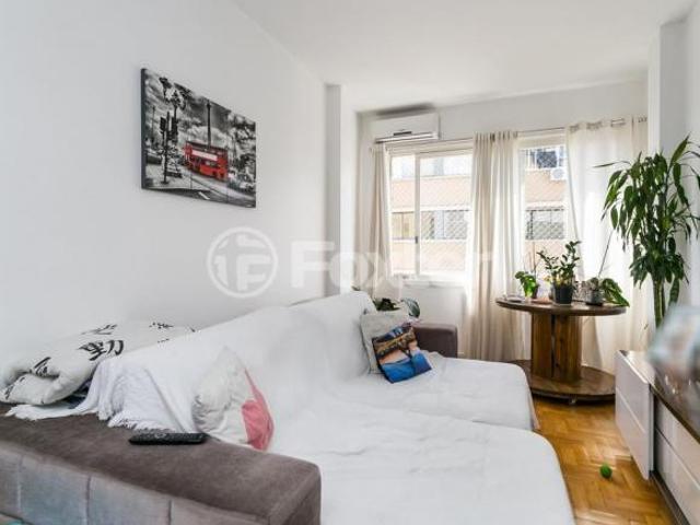 Apartamento, 2 dormitórios, 63.86 m², em Centro Histórico
