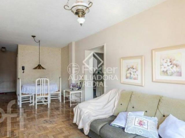 Apartamento, 2 dormitórios, 74 m², em Centro Histórico
