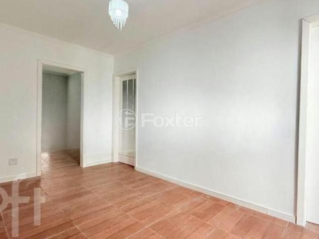 Apartamento, 2 dormitórios, 74 m², em Menino Deus