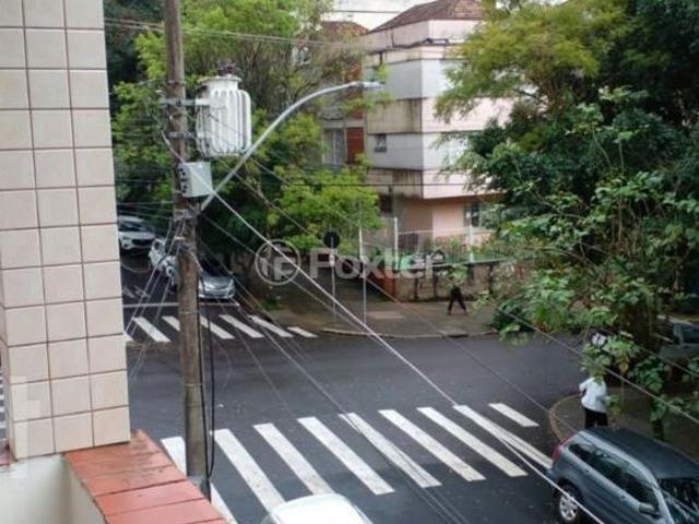 Apartamento, 2 dormitórios, 74 m², em Petrópolis