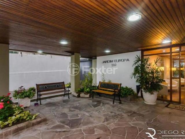 Apartamento, 2 dormitórios, 74 m², em Petrópolis