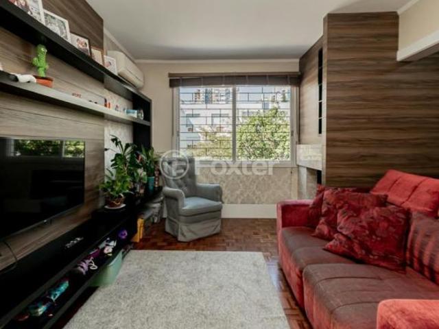 Apartamento, 2 dormitórios, 74 m², em Petrópolis