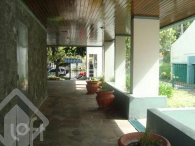 Apartamento, 2 dormitórios, 74.04 m², em Menino Deus