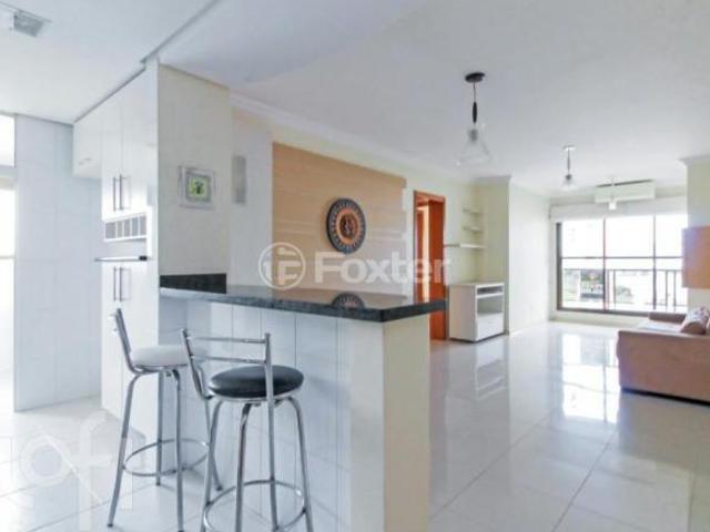 Apartamento, 2 dormitórios, 74.24 m², em Partenon