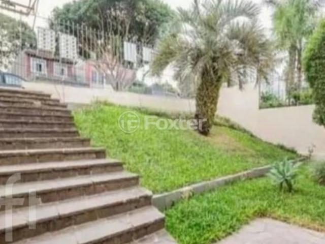 Apartamento, 2 dormitórios, 74.31 m², em Partenon