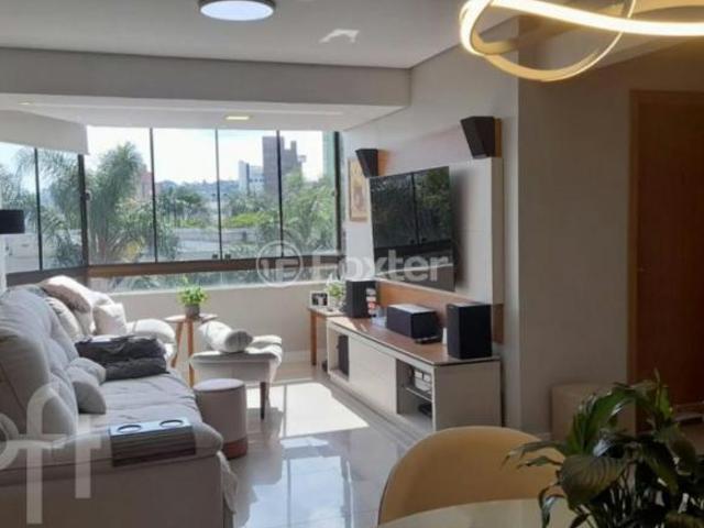 Apartamento, 2 dormitórios, 74.45 m², em Centro