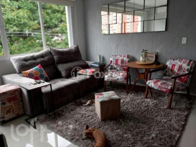 Apartamento, 2 dormitórios, 74.45 m², em Santana