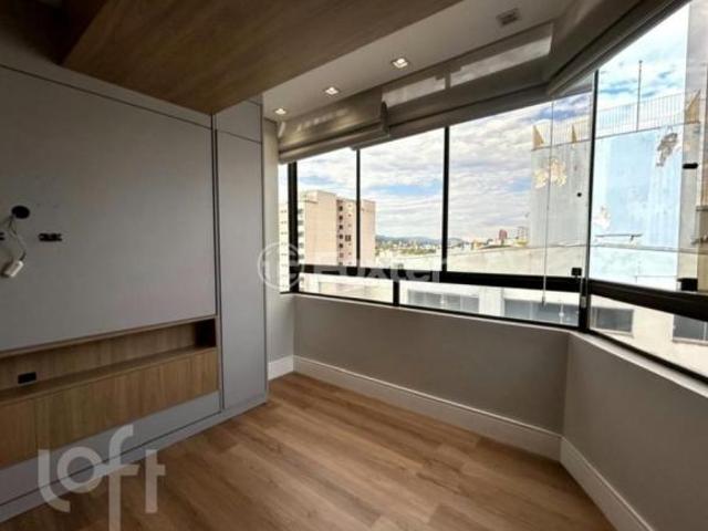 Apartamento, 2 dormitórios, 74.48 m², em Centro