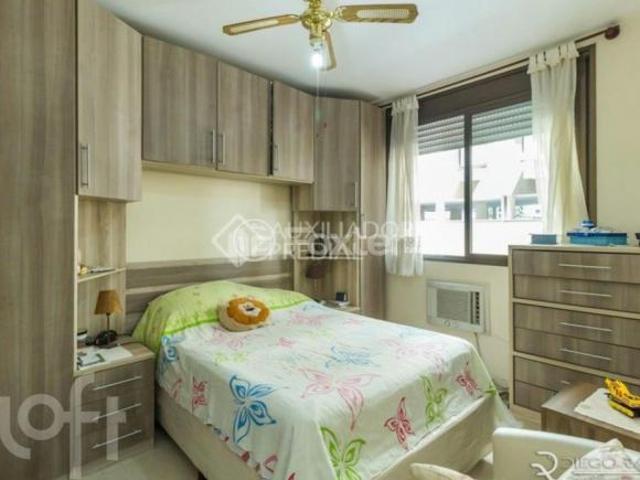 Apartamento, 2 dormitórios, 74.42 m², em Menino Deus