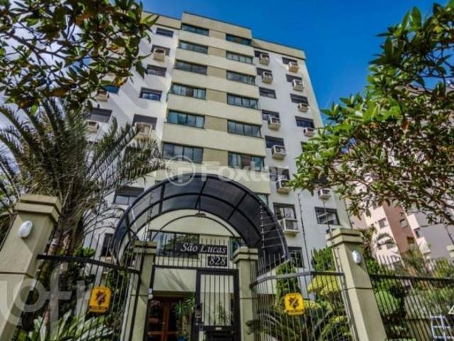 Apartamento, 2 dormitórios, 74.52 m², em Centro