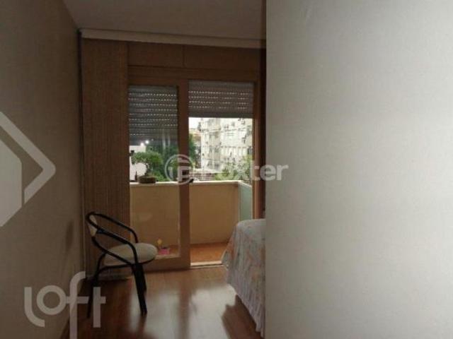 Apartamento, 2 dormitórios, 74.99 m², em Menino Deus