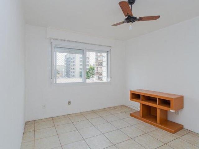 Apartamento 2 dormitórios 74m² 1 vaga no bairro Menino Deus