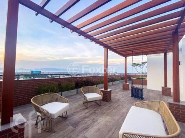 Apartamento, 2 dormitórios, 75 m², em Navegantes