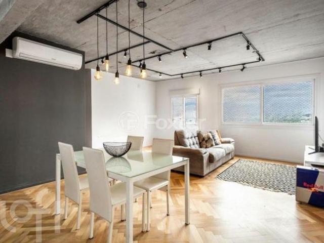 Apartamento, 2 dormitórios, 75 m², em São Sebastião