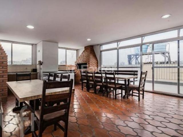 Apartamento, 2 dormitórios, 75.25 m², em Floresta