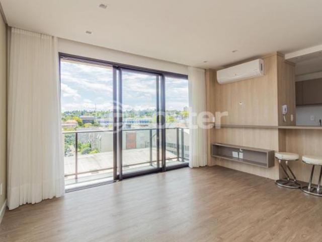 Apartamento, 2 dormitórios, 75.33 m², em Menino Deus