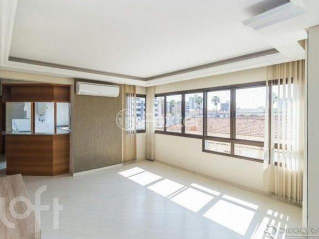 Apartamento, 2 dormitórios, 75.74 m², em Menino Deus