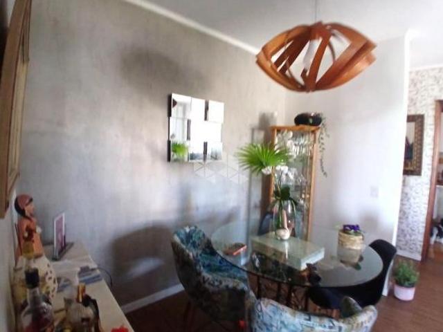 Apartamento 2 dormitórios 75m com vaga Bairro Floresta em Porto Alegre/RS