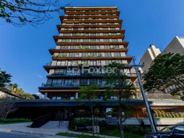 Apartamento, 2 dormitórios, 76 m², em Petrópolis