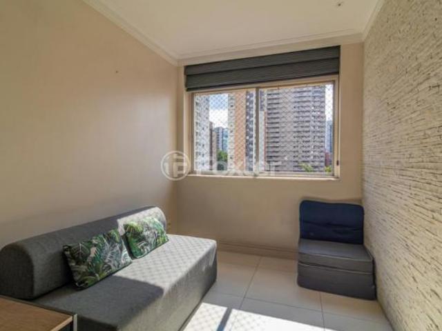 Apartamento, 2 dormitórios, 76 m², em Vila Olímpia