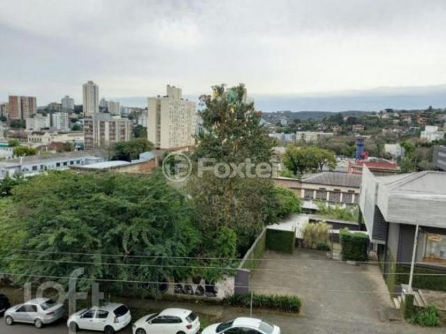 Apartamento, 2 dormitórios, 76.08 m², em Centro