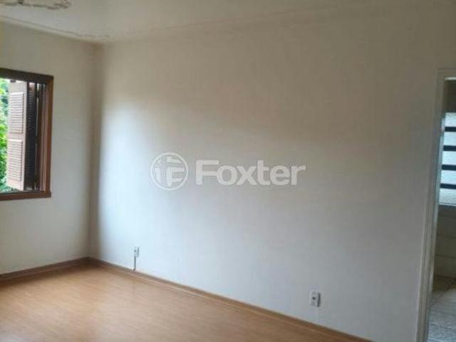 Apartamento, 2 dormitórios, 76.6 m², em Centro