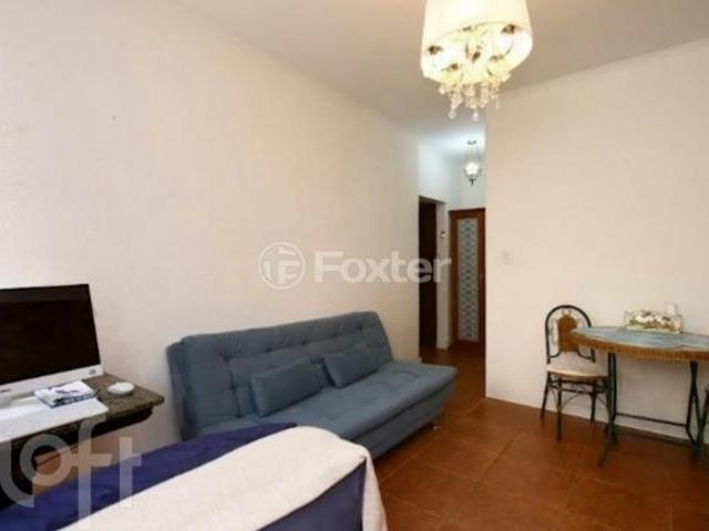 Apartamento, 2 dormitórios, 77.03 m², em Menino Deus