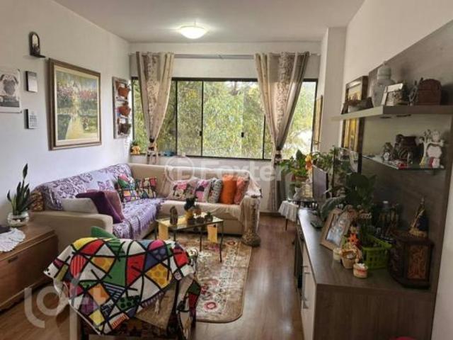 Apartamento, 2 dormitórios, 77.43 m², em Centro