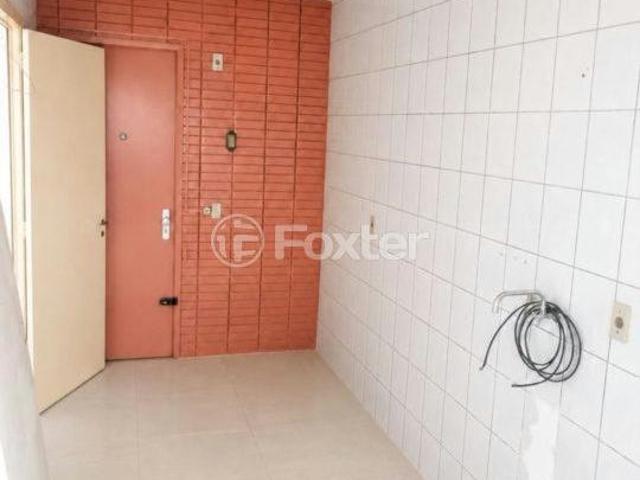Apartamento, 2 dormitórios, 77.8 m², em Centro