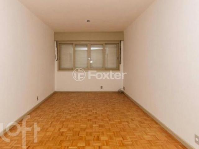 Apartamento, 2 dormitórios, 77.8 m², em Centro