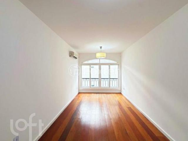 Apartamento, 2 dormitórios, 77.9 m², em Mont Serrat
