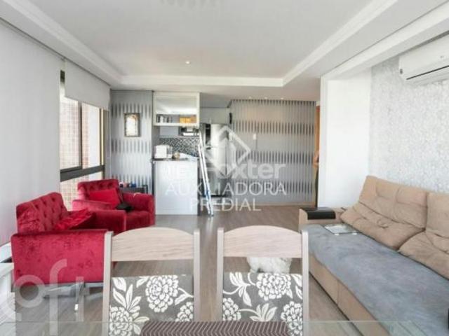 Apartamento, 2 dormitórios, 78.37 m², em Passo da Areia