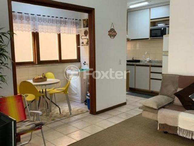 Apartamento, 2 dormitórios, 78.72 m², em Centro