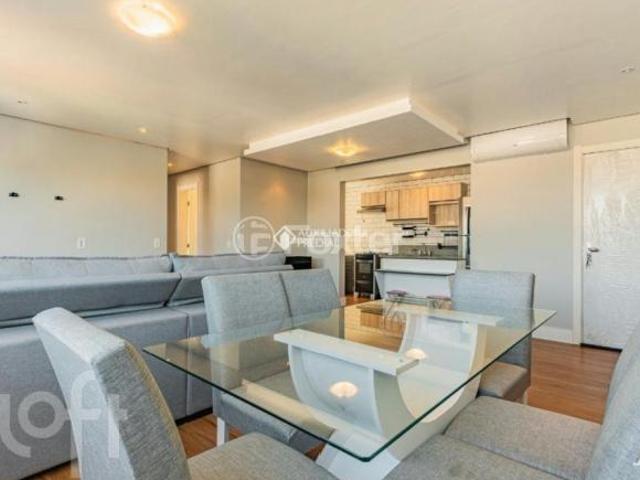 Apartamento, 2 dormitórios, 78.97 m², em Centro