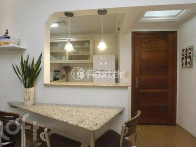 Apartamento, 2 dormitórios, 78.93 m², em Petrópolis