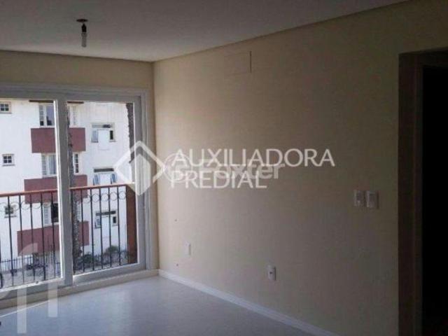 Apartamento, 2 dormitórios, 79 m², em Centro