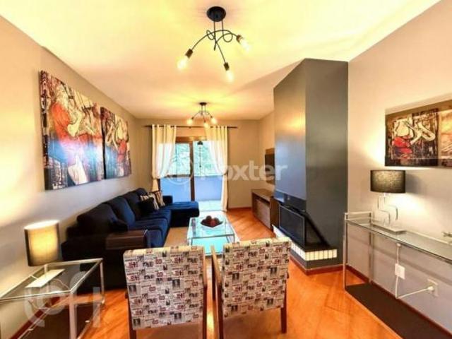 Apartamento, 2 dormitórios, 79 m², em Centro