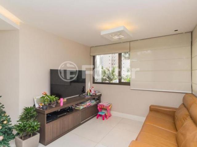 Apartamento, 2 dormitórios, 79.32 m², em Petrópolis