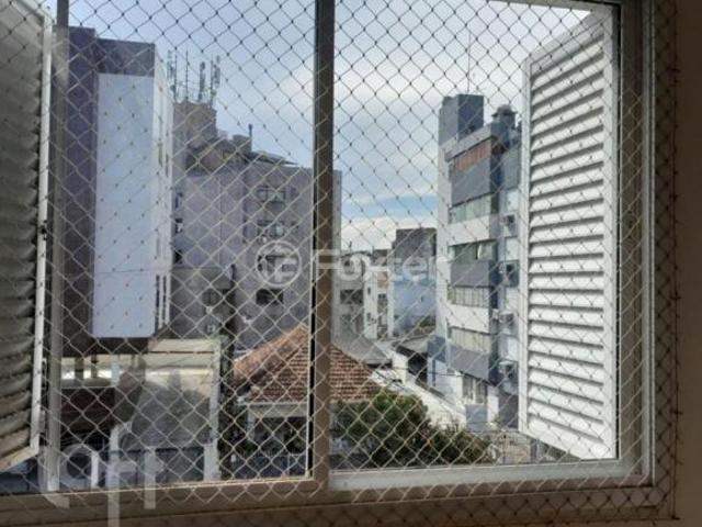 Apartamento, 2 dormitórios, 79.4 m², em Menino Deus
