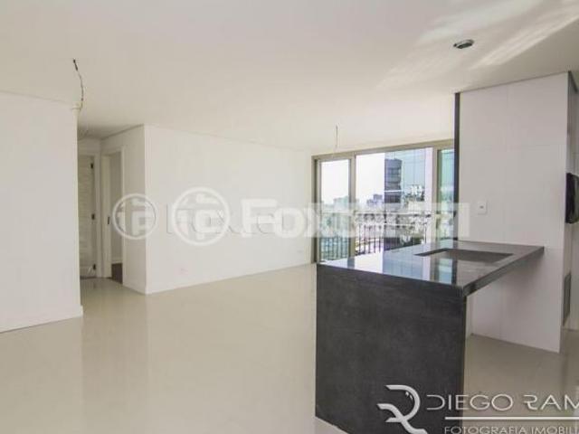 Apartamento, 2 dormitórios, 79.92 m², em Três Figueiras