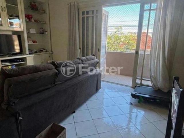 Apartamento, 2 dormitórios, 70 m², em Centro