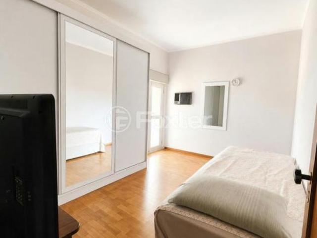 Apartamento, 2 dormitórios, 70 m², em Bom Fim