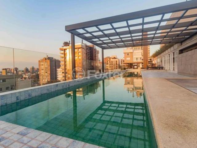 Apartamento, 2 dormitórios, 70 m², em Mont Serrat