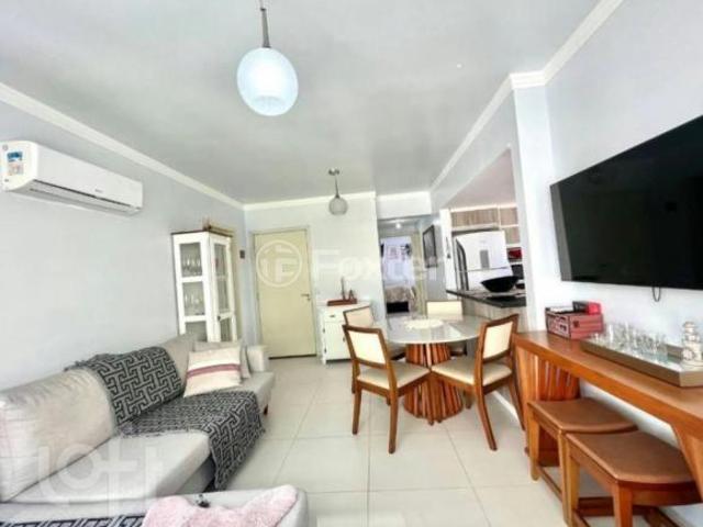 Apartamento, 2 dormitórios, 70 m², em Navegantes