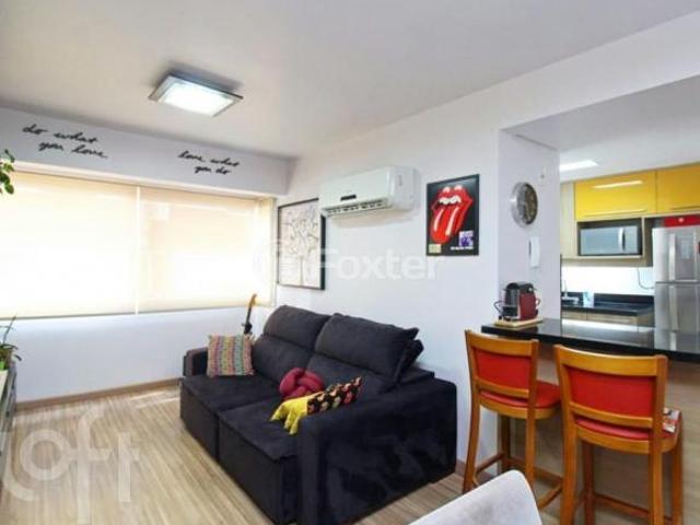 Apartamento, 2 dormitórios, 70 m², em São João