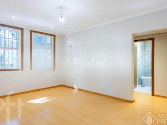 Apartamento, 2 dormitórios, 70 m², em Petrópolis