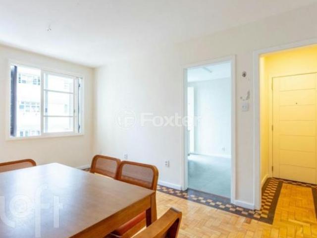Apartamento, 2 dormitórios, 70 m², em Petrópolis