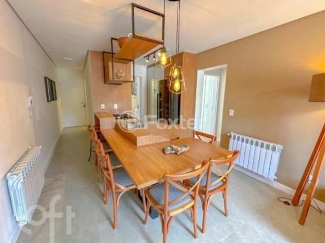 Apartamento, 2 dormitórios, 70.16 m², em Centro